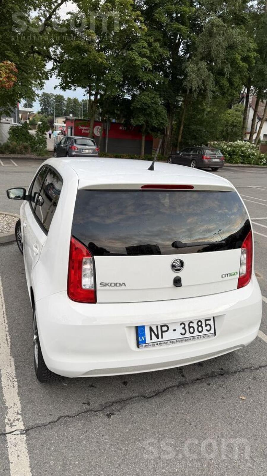 White Skoda Citigo 2017 in Riga, with an engine capacity of 1.00 L and mileage of 71 thousand km for 2995 €, photo 3 on AUTOMOTO.COM.LV