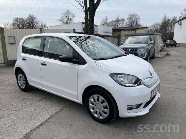 White Skoda Citigo 2020 in Riga, with an engine capacity of 1.00 L and mileage of 59 thousand km for 9950 €, photo 2 on AUTOMOTO.COM.LV