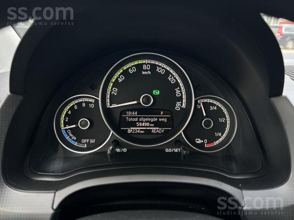 White Skoda Citigo 2020 in Riga, with an engine capacity of 1.00 L and mileage of 59 thousand km for 9950 €, photo 9 on AUTOMOTO.COM.LV