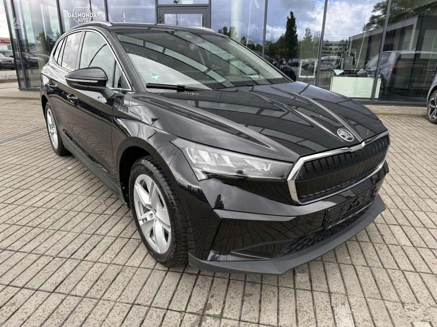 Black Skoda Enyaq 2021 in Kaunas, with an engine capacity of 0.00 L and mileage of 199 thousand km for 17500 €, photo 3 on AUTOMOTO.COM.LV