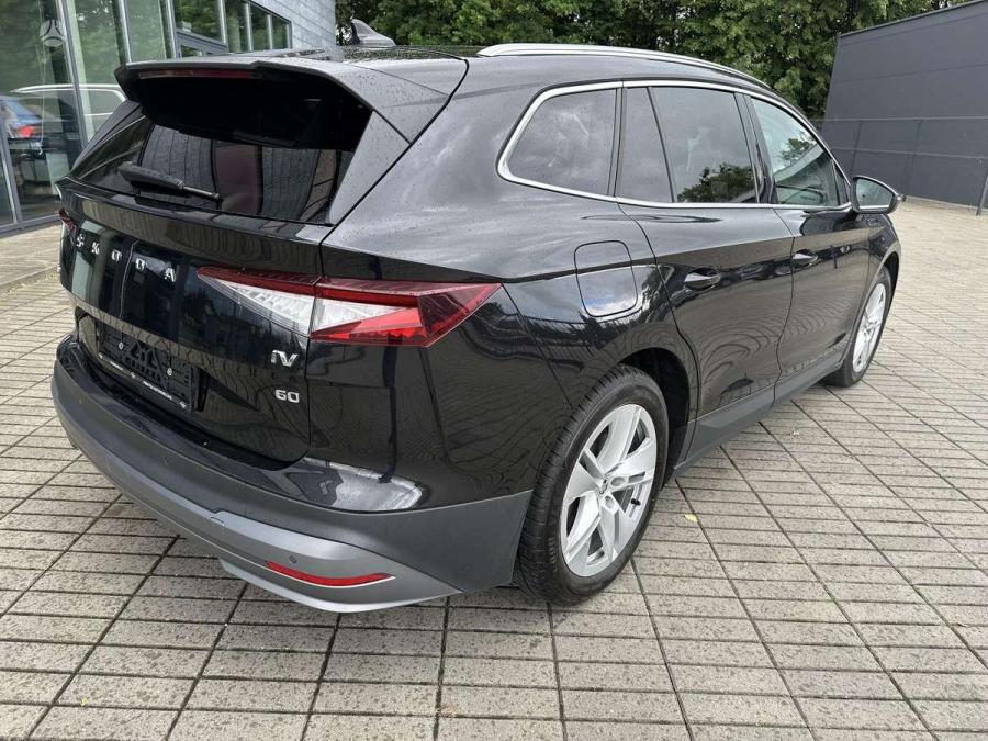 Black Skoda Enyaq 2021 in Kaunas, with an engine capacity of 0.00 L and mileage of 199 thousand km for 17500 €, photo 4 on AUTOMOTO.COM.LV