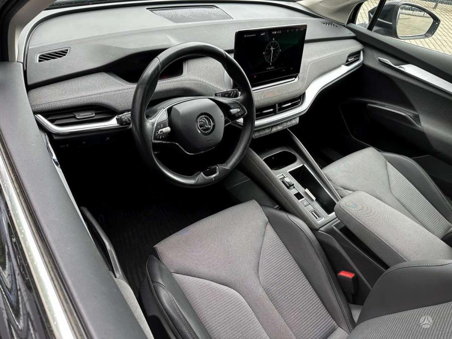 Black Skoda Enyaq 2021 in Kaunas, with an engine capacity of 0.00 L and mileage of 199 thousand km for 17500 €, photo 7 on AUTOMOTO.COM.LV
