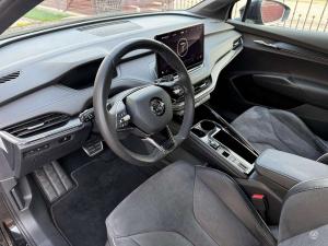 Black Skoda Enyaq 2022 in Siauliai, with an engine capacity of 0.00 L and mileage of 183 thousand km for 26390 €, photo 14 on AUTOMOTO.COM.LV