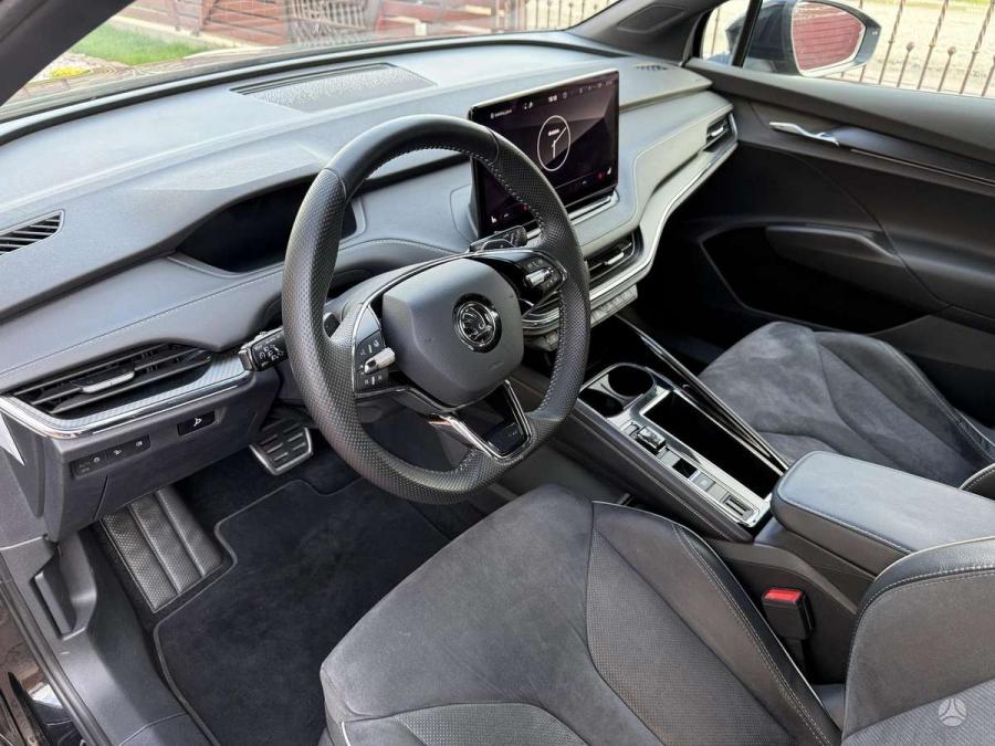 Black Skoda Enyaq 2022 in Siauliai, with an engine capacity of 0.00 L and mileage of 183 thousand km for 26390 €, photo 14 on AUTOMOTO.COM.LV