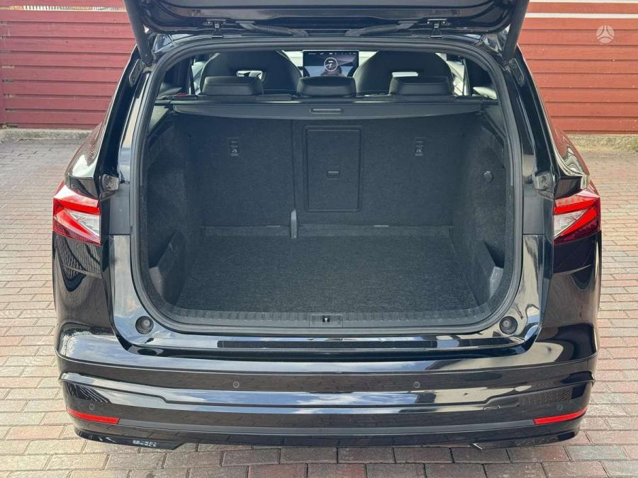 Black Skoda Enyaq 2022 in Siauliai, with an engine capacity of 0.00 L and mileage of 183 thousand km for 26390 €, photo 23 on AUTOMOTO.COM.LV