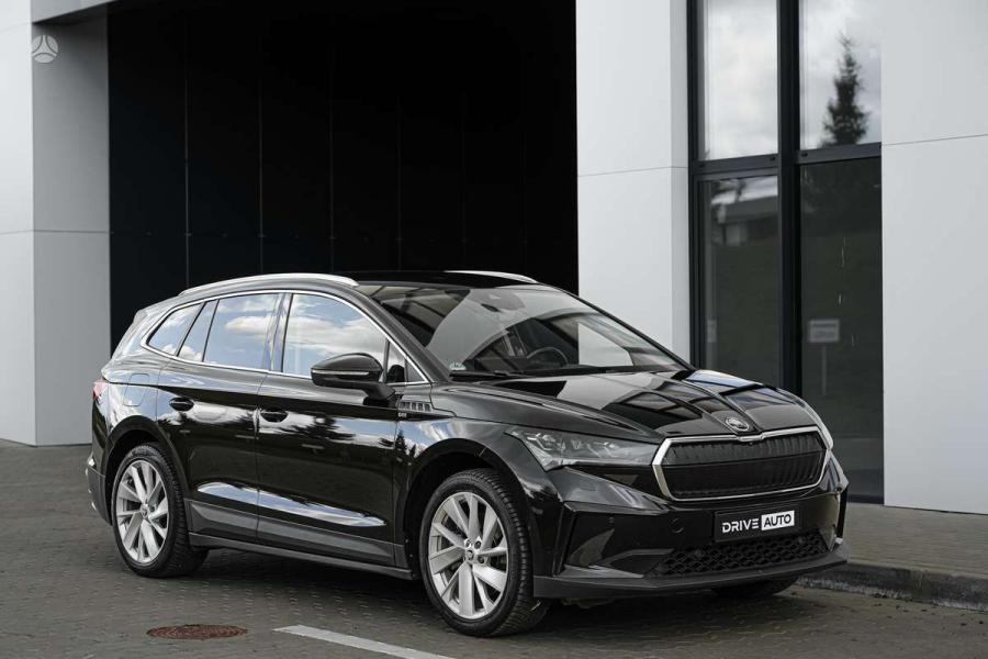 Black Skoda Enyaq 2022 in Vilnius, with an engine capacity of 0.00 L and mileage of 114 thousand km for 27500 €, photo 6 on AUTOMOTO.COM.LV