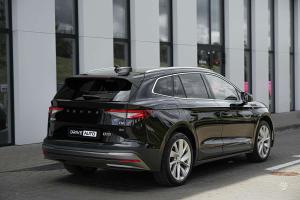 Black Skoda Enyaq 2022 in Vilnius, with an engine capacity of 0.00 L and mileage of 114 thousand km for 27500 €, photo 7 on AUTOMOTO.COM.LV
