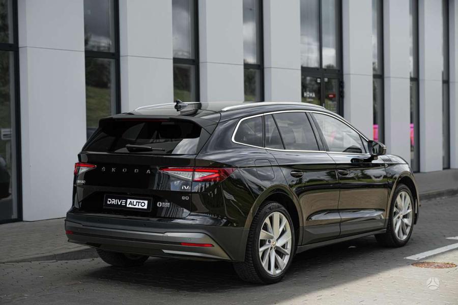 Black Skoda Enyaq 2022 in Vilnius, with an engine capacity of 0.00 L and mileage of 114 thousand km for 27500 €, photo 7 on AUTOMOTO.COM.LV