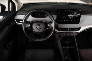 Black Skoda Enyaq 2022 in Vilnius, with an engine capacity of 0.00 L and mileage of 114 thousand km for 27500 €, photo 8 on AUTOMOTO.COM.LV