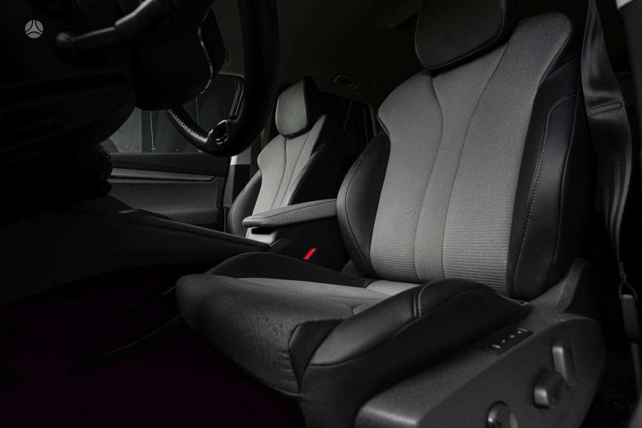 Black Skoda Enyaq 2022 in Vilnius, with an engine capacity of 0.00 L and mileage of 114 thousand km for 27500 €, photo 15 on AUTOMOTO.COM.LV