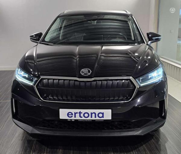 Black Skoda Enyaq 2023 in Siauliai, with an engine capacity of 0.00 L and mileage of 100 thousand km for 29800 €, photo 7 on AUTOMOTO.COM.LV