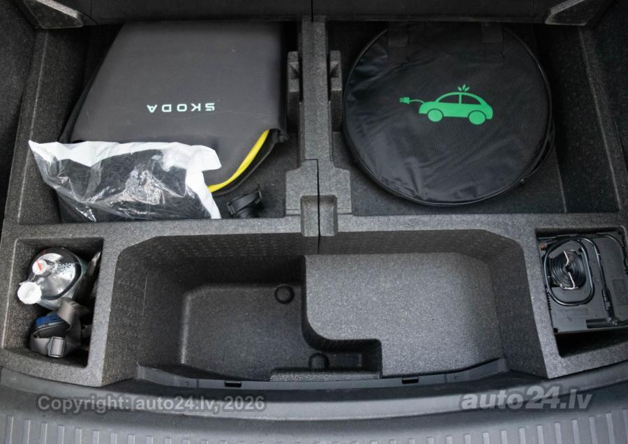 Melns Skoda Enyaq 2024 Tallina, ar dzinēja tilpumu 0.00 L un nobraukumu 52 tūkst. km par 38900 €, foto 24 vietnē AUTOMOTO.COM.LV
