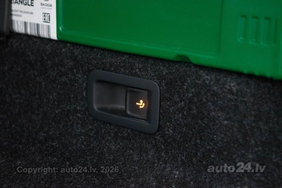 Melns Skoda Enyaq 2024 Tallina, ar dzinēja tilpumu 0.00 L un nobraukumu 52 tūkst. km par 38900 €, foto 26 vietnē AUTOMOTO.COM.LV