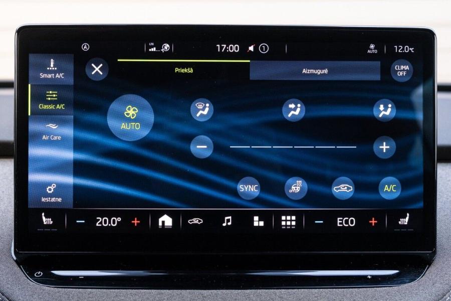 Black Skoda Enyaq 2022 in Jelgava, with an engine capacity of 0.90 L and mileage of 82 thousand km for 28250 €, photo 21 on AUTOMOTO.COM.LV