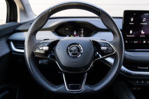 Black Skoda Enyaq 2022 in Jelgava, with an engine capacity of 0.90 L and mileage of 82 thousand km for 28250 €, photo 25 on AUTOMOTO.COM.LV