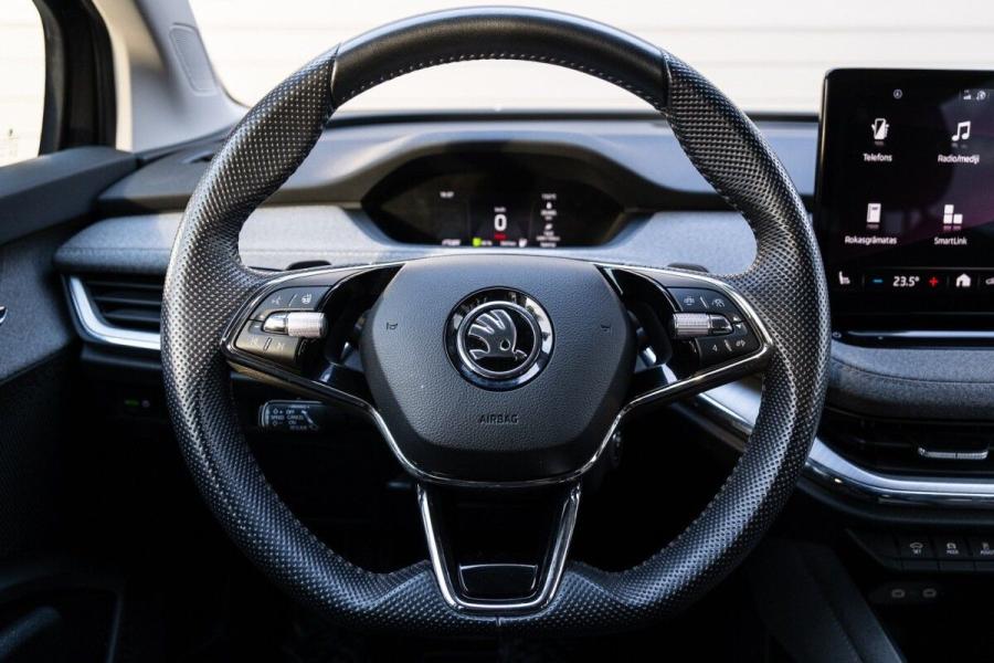 Black Skoda Enyaq 2022 in Jelgava, with an engine capacity of 0.90 L and mileage of 82 thousand km for 28250 €, photo 25 on AUTOMOTO.COM.LV