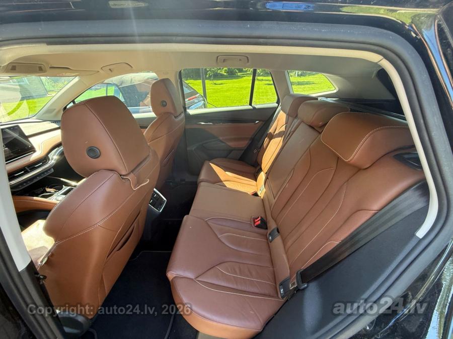 Black Skoda Enyaq 2021 in Tallinn, with an engine capacity of 0.00 L and mileage of 155 thousand km for 28900 €, photo 5 on AUTOMOTO.COM.LV