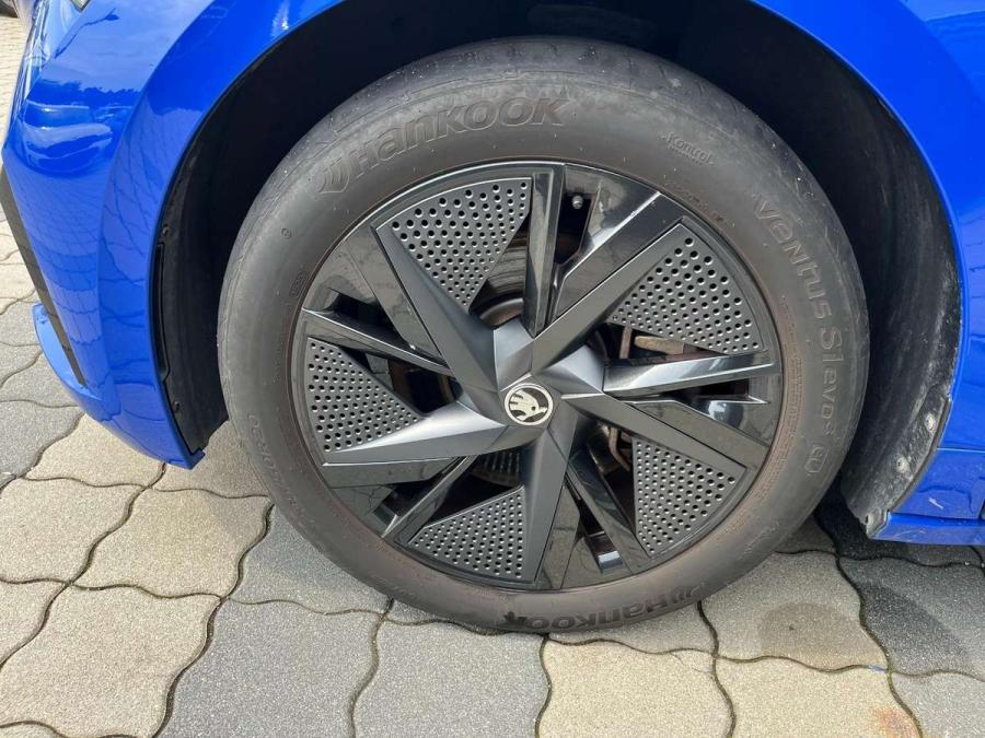 Blue Skoda Enyaq 2023 in Vilnius, with an engine capacity of 0.00 L and mileage of 83 thousand km for 36999 €, photo 31 on AUTOMOTO.COM.LV