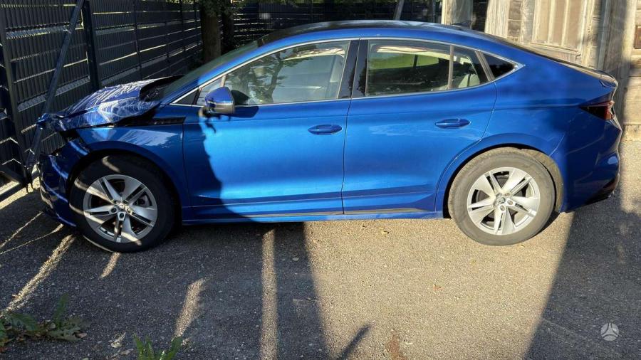 Blue Skoda Enyaq 2025 in Jonava, with an engine capacity of 0.00 L and mileage of 27 thousand km for 21200 €, photo 5 on AUTOMOTO.COM.LV
