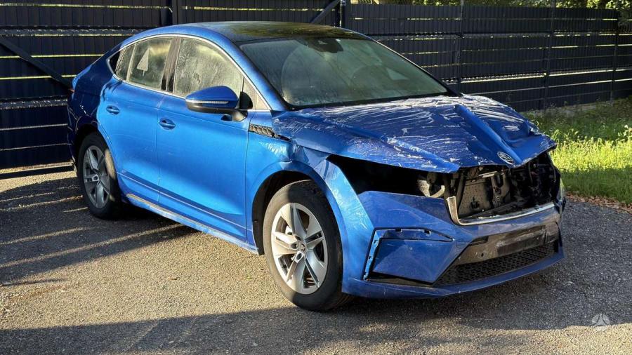 Blue Skoda Enyaq 2025 in Jonava, with an engine capacity of 0.00 L and mileage of 27 thousand km for 21200 €, photo 8 on AUTOMOTO.COM.LV