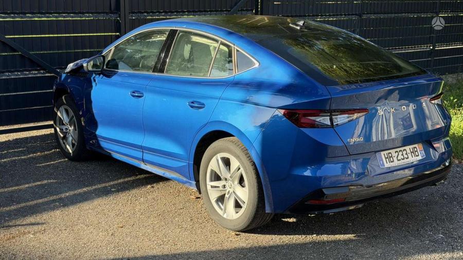 Blue Skoda Enyaq 2025 in Jonava, with an engine capacity of 0.00 L and mileage of 27 thousand km for 21200 €, photo 12 on AUTOMOTO.COM.LV