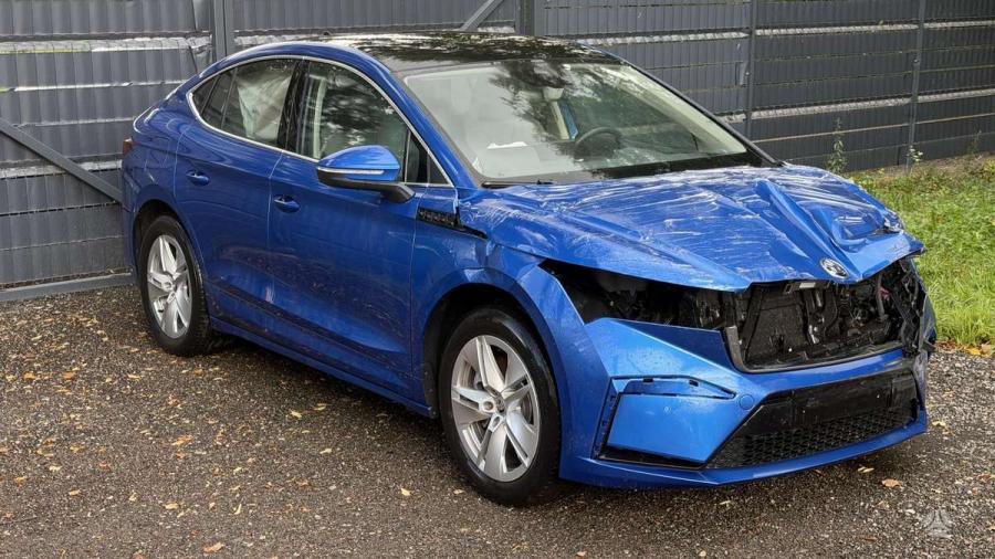 Blue Skoda Enyaq 2025 in Jonava, with an engine capacity of 0.00 L and mileage of 27 thousand km for 21600 €, photo 1 on AUTOMOTO.COM.LV