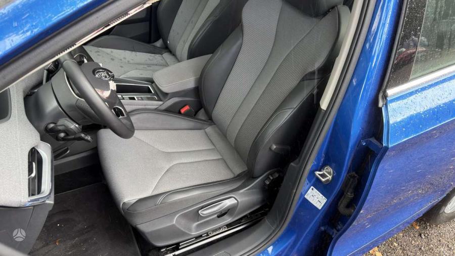 Zils Skoda Enyaq 2025 Jonava, ar dzinēja tilpumu 0.00 L un nobraukumu 27 tūkst. km par 19800 €, foto 18 vietnē AUTOMOTO.COM.LV