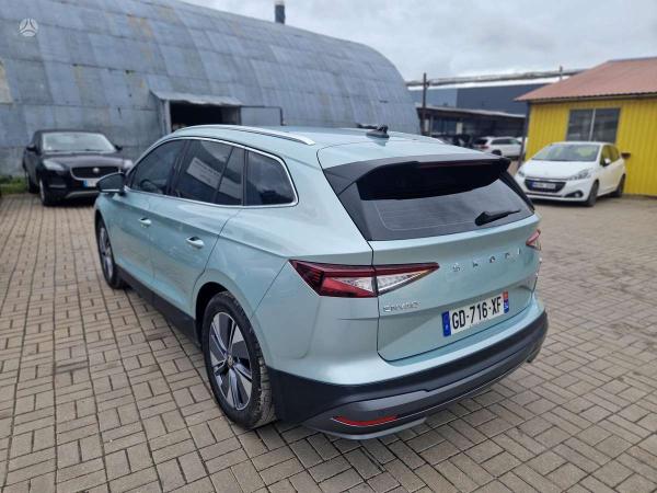 Green Skoda Enyaq 2021 in Kaunas, with an engine capacity of 0.00 L and mileage of 422 thousand km for 15500 €, photo 4 on AUTOMOTO.COM.LV