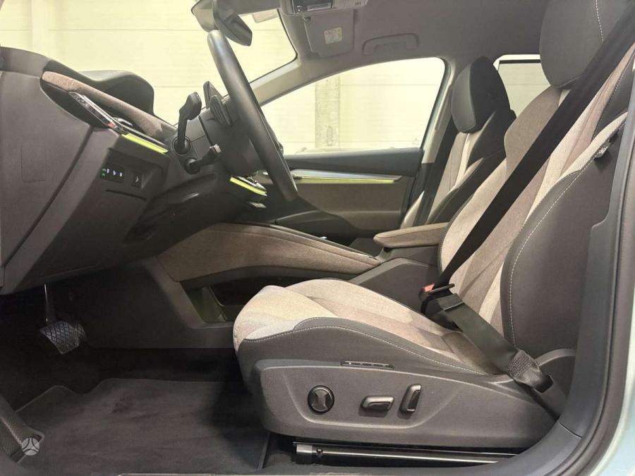 Green Skoda Enyaq 2024 in Vilnius, with an engine capacity of 0.00 L and mileage of 4 thousand km for 38000 €, photo 15 on AUTOMOTO.COM.LV