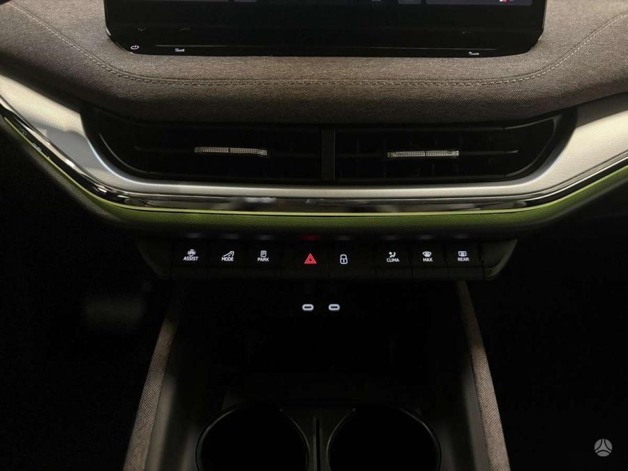 Green Skoda Enyaq 2024 in Vilnius, with an engine capacity of 0.00 L and mileage of 4 thousand km for 38000 €, photo 24 on AUTOMOTO.COM.LV