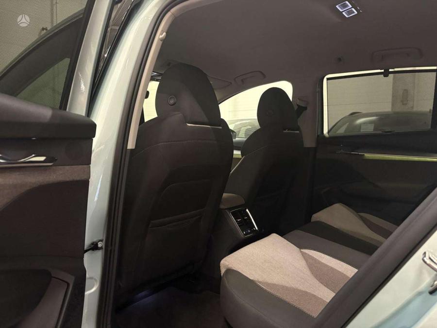 Green Skoda Enyaq 2024 in Vilnius, with an engine capacity of 0.00 L and mileage of 4 thousand km for 38000 €, photo 36 on AUTOMOTO.COM.LV