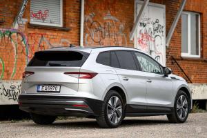 Grey Skoda Enyaq 2021 in Mazeikiai, with an engine capacity of 0.00 L and mileage of 103 thousand km for 18000 €, photo 8 on AUTOMOTO.COM.LV