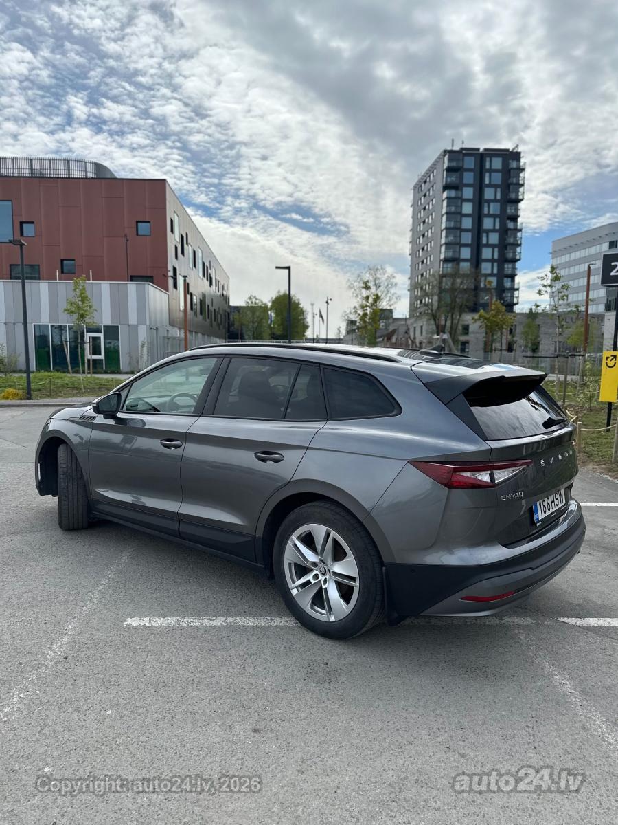 Grey Skoda Enyaq 2023 in Tallinn, with an engine capacity of 0.00 L and mileage of 49 thousand km for 34000 €, photo 4 on AUTOMOTO.COM.LV