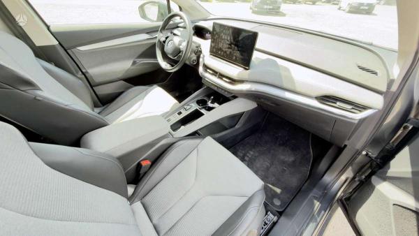 Grey Skoda Enyaq 2023 in Siauliai, with an engine capacity of 0.00 L and mileage of 88 thousand km for 24500 €, photo 7 on AUTOMOTO.COM.LV