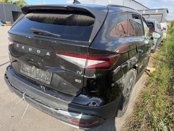 Pelēks Skoda Enyaq 2023 Kauņa, ar dzinēja tilpumu 0.00 L un nobraukumu 31 tūkst. km par 10650 €, foto 4 vietnē AUTOMOTO.COM.LV