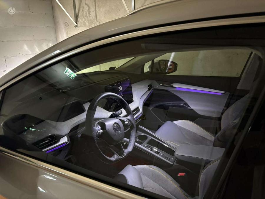 Pelēks Skoda Enyaq 2023 Viļņa, ar dzinēja tilpumu 0.00 L un nobraukumu 67 tūkst. km par 29200 €, foto 21 vietnē AUTOMOTO.COM.LV