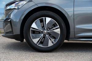 Grey Skoda Enyaq 2024 in Vilnius, with an engine capacity of 0.00 L and mileage of 34 thousand km for 38500 €, photo 9 on AUTOMOTO.COM.LV