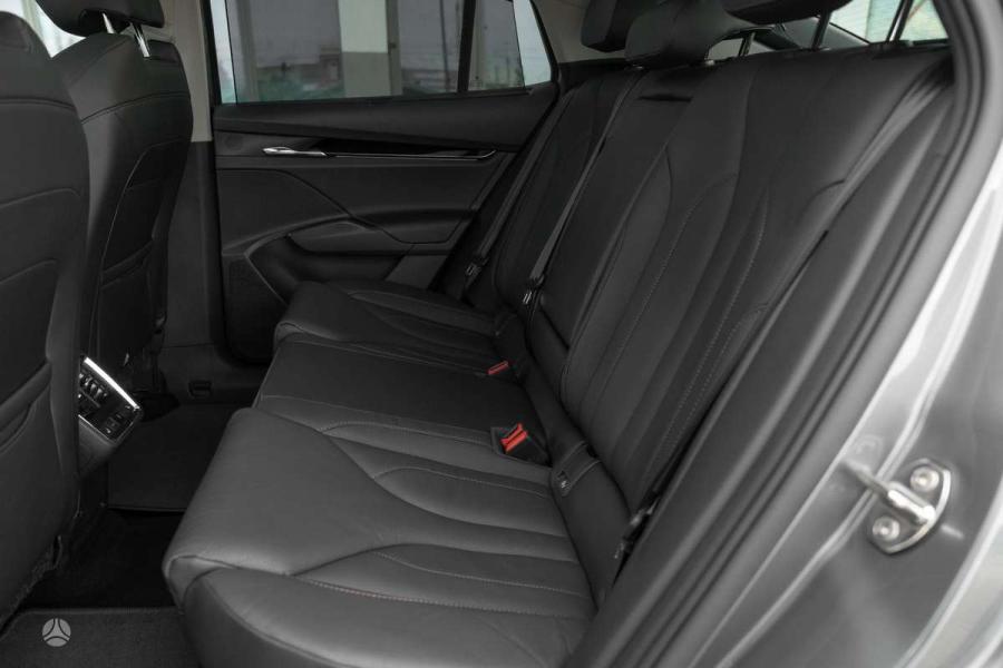 Grey Skoda Enyaq 2024 in Vilnius, with an engine capacity of 0.00 L and mileage of 34 thousand km for 38500 €, photo 13 on AUTOMOTO.COM.LV