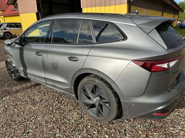 Grey Skoda Enyaq 2024 in Klaipeda, with an engine capacity of 0.00 L and mileage of 44 thousand km for 18900 €, photo 4 on AUTOMOTO.COM.LV