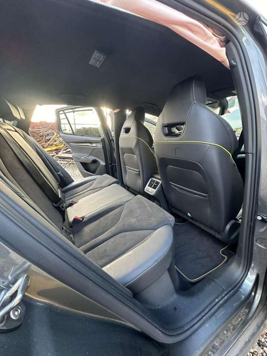 Pelēks Skoda Enyaq 2024 Klaipėda, ar dzinēja tilpumu 0.00 L un nobraukumu 44 tūkst. km par 18900 €, foto 11 vietnē AUTOMOTO.COM.LV