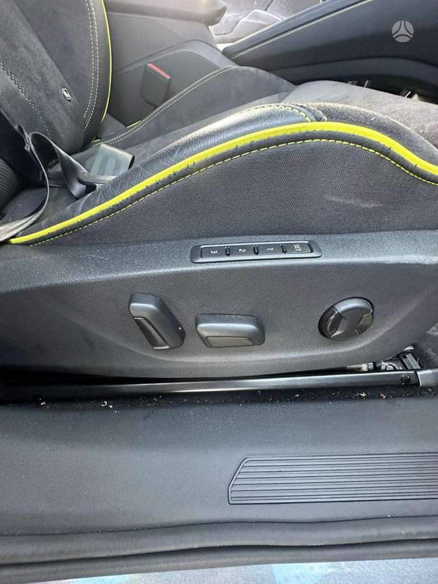 Pelēks Skoda Enyaq 2024 Klaipėda, ar dzinēja tilpumu 0.00 L un nobraukumu 44 tūkst. km par 18900 €, foto 21 vietnē AUTOMOTO.COM.LV