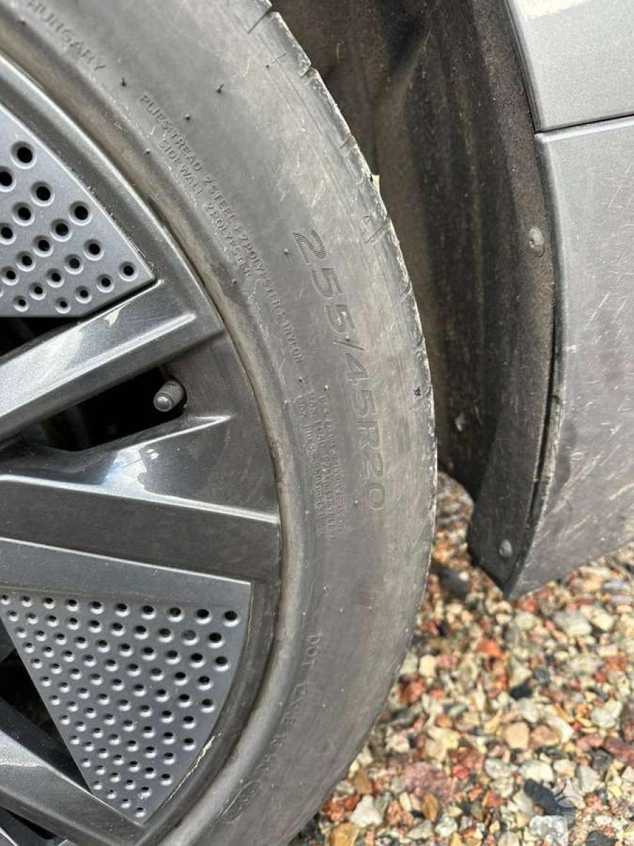 Pelēks Skoda Enyaq 2024 Klaipėda, ar dzinēja tilpumu 0.00 L un nobraukumu 44 tūkst. km par 18900 €, foto 28 vietnē AUTOMOTO.COM.LV