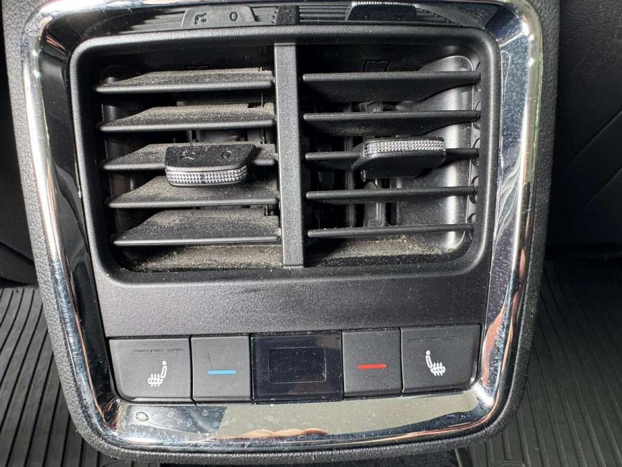 Grey Skoda Enyaq 2023 in Vilnius, with an engine capacity of 0.00 L and mileage of 210 thousand km for 22950 €, photo 11 on AUTOMOTO.COM.LV