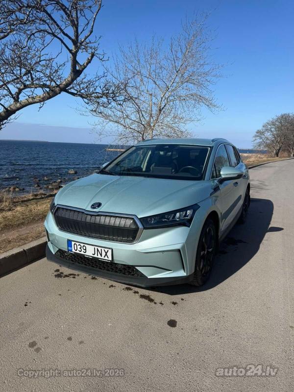 Pelēks Skoda Enyaq 2022 Tallina, ar dzinēja tilpumu 0.00 L un nobraukumu 55 tūkst. km par 34900 €, foto  vietnē AUTOMOTO.COM.LV