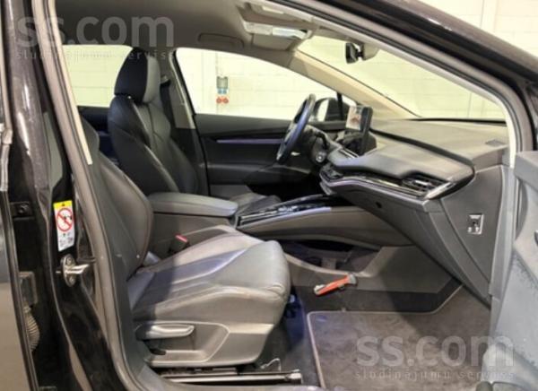 Black Skoda Enyaq iV 2021 in Riga, with an engine capacity of 0.00 L and mileage of 118 thousand km for 27990 €, photo 5 on AUTOMOTO.COM.LV