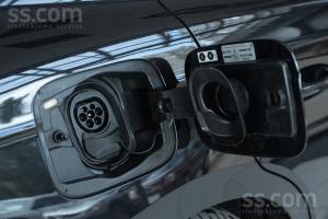 Black Skoda Enyaq iV 2021 in Riga, with an engine capacity of 0.00 L and mileage of 187 thousand km for 21900 €, photo 12 on AUTOMOTO.COM.LV