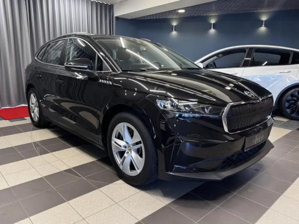 Melns Skoda Enyaq iV 2021 Mārupe, ar dzinēja tilpumu 0.00 L un nobraukumu 70 tūkst. km par 22990 €, foto 3 vietnē AUTOMOTO.COM.LV