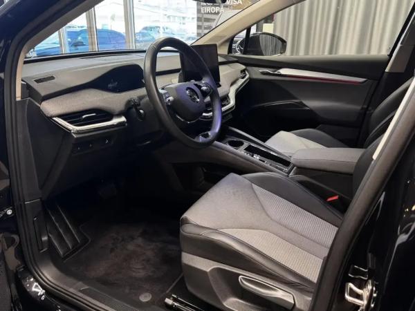 Melns Skoda Enyaq iV 2021 Mārupe, ar dzinēja tilpumu 0.00 L un nobraukumu 70 tūkst. km par 22990 €, foto 5 vietnē AUTOMOTO.COM.LV