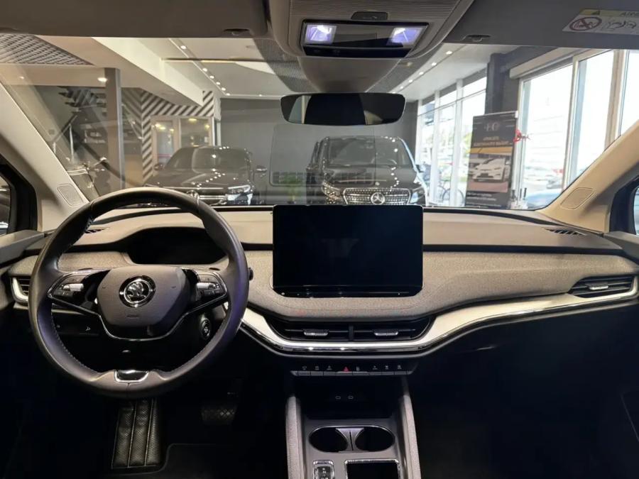 Black Skoda Enyaq iV 2021 in Marupe, with an engine capacity of 0.00 L and mileage of 70 thousand km for 22990 €, photo 7 on AUTOMOTO.COM.LV