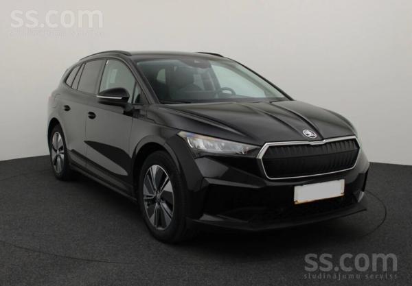 Black Skoda Enyaq iV 2022 in Riga, with an engine capacity of 0.00 L and mileage of 185 thousand km for 20000 €, photo 2 on AUTOMOTO.COM.LV